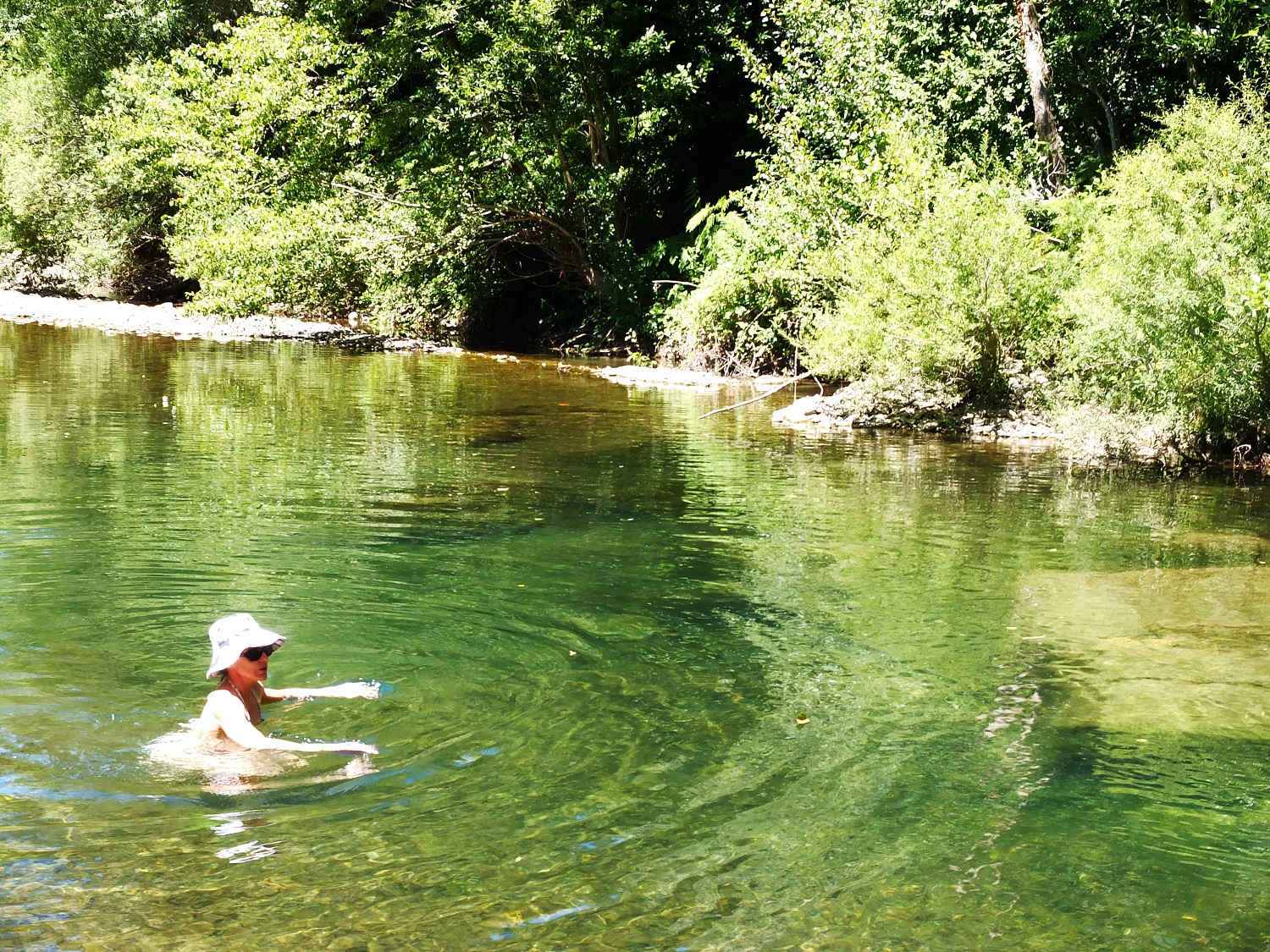 baignade rivière - Les Terrasses du Jaur - Camping Municipal de Prémian